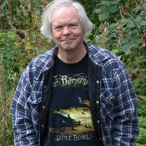 Lonely Seal Streaming – We Tell Stories Aching To Be Told